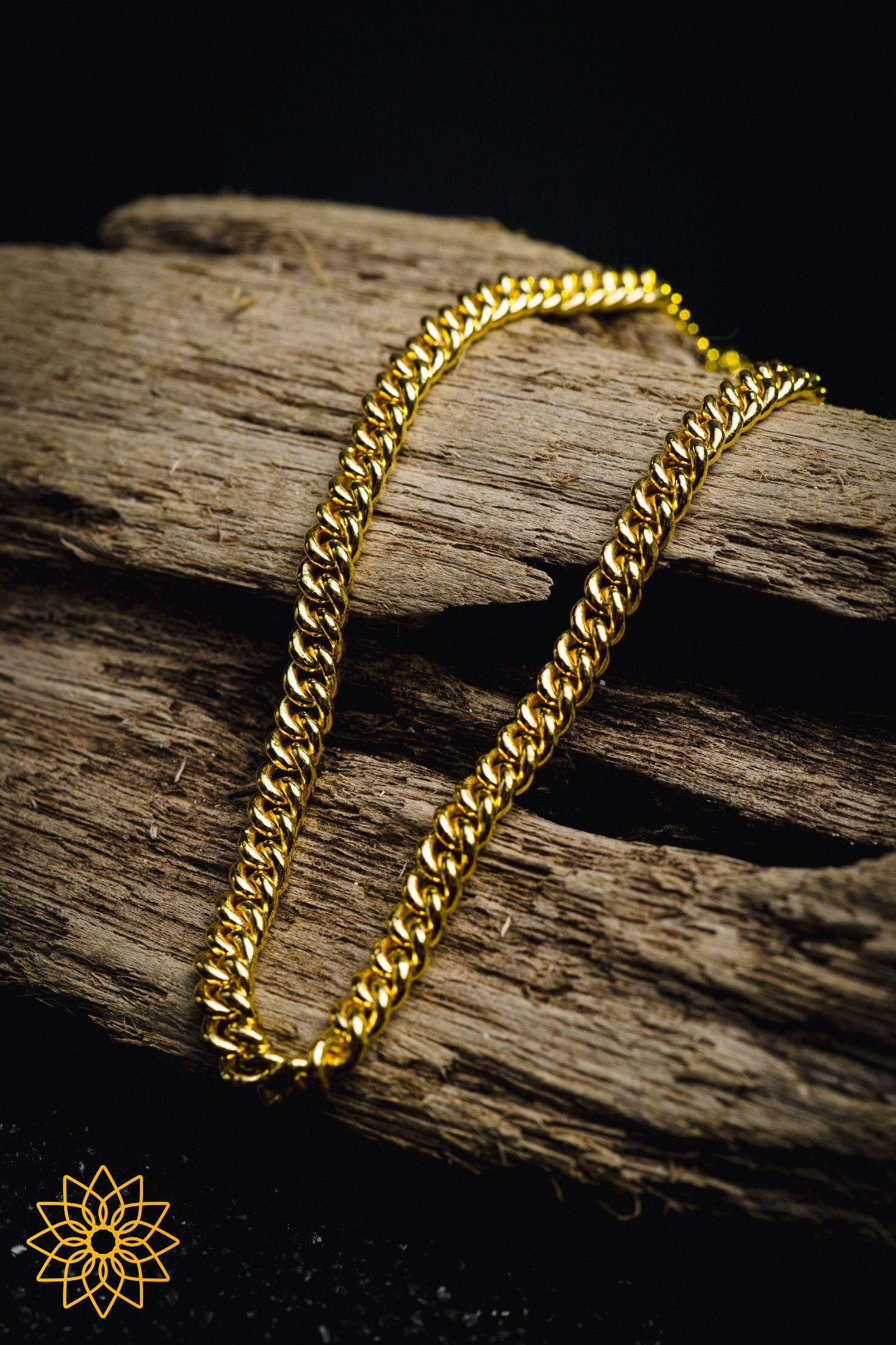 Gold Cuban Link Twisted Chain Necklace 24k, 999%, 2mm, 48 cm, 132.1 gram