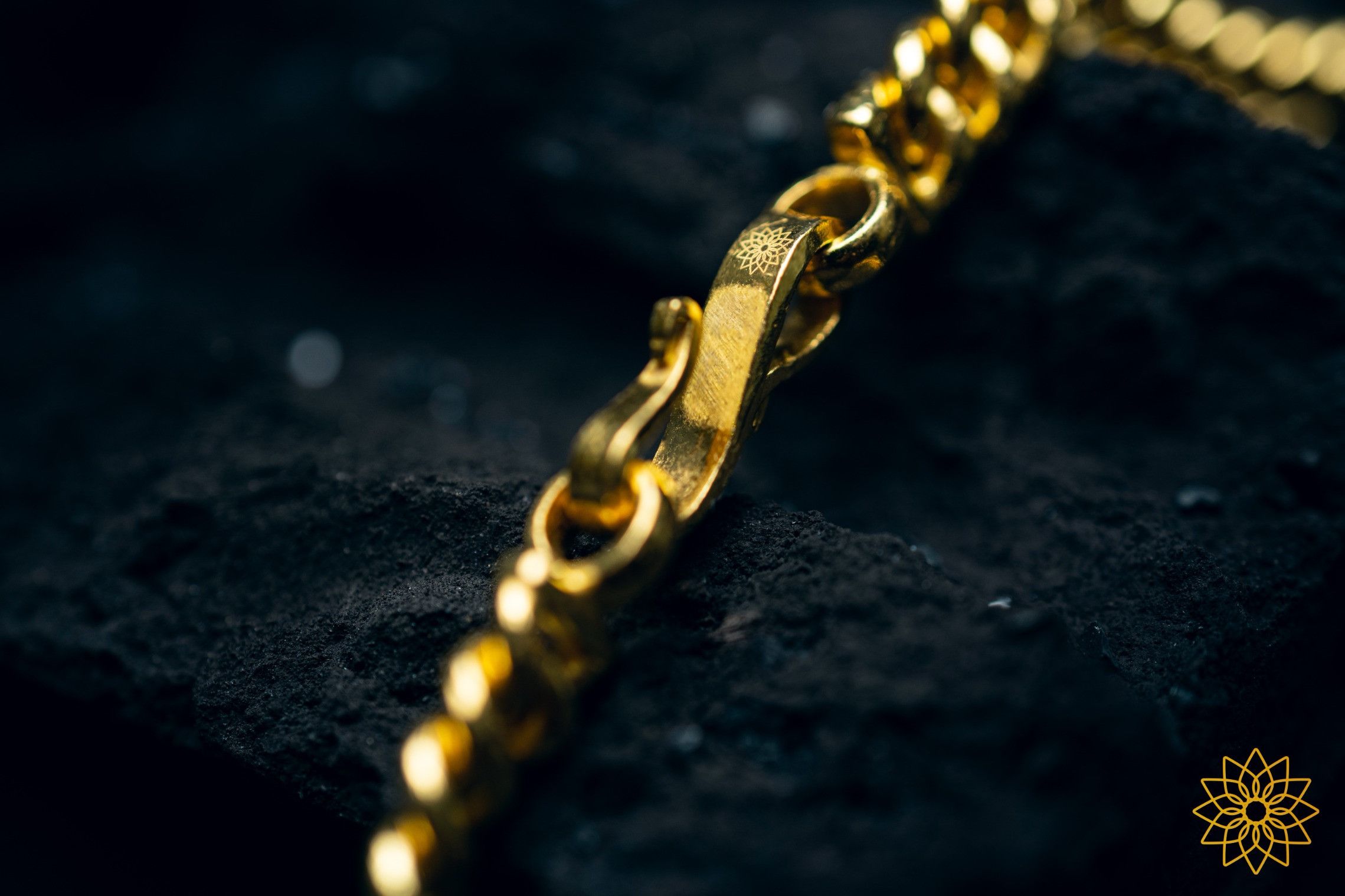 Gold Cuban Link Twisted Chain Necklace 24k, 999%, 2mm, 48cm, 129.3 gram